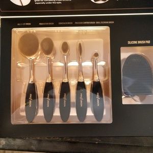 Profusion Cosmetics | Makeup | Deluxe Pro Makeup Brush Set | Poshmark